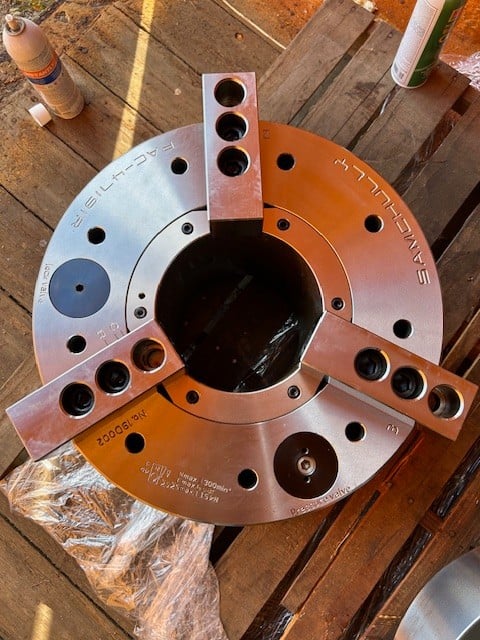 18.5" Samchully #PAC-47191, Mega-Bore pneumatic self-contained chuck, 7 ...