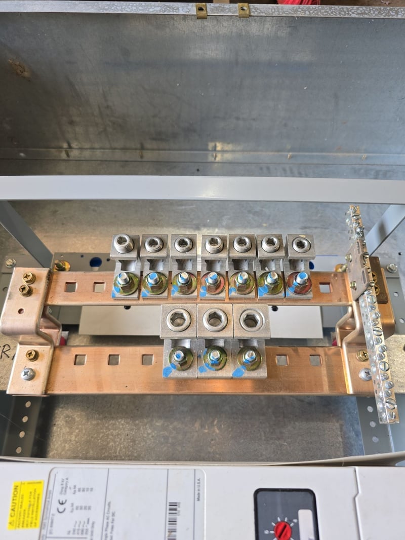 800 Amp. Eaton, PRL4, Panelboard, 208/120 Volts 3PH 4W MCB Main MDL3800 ...