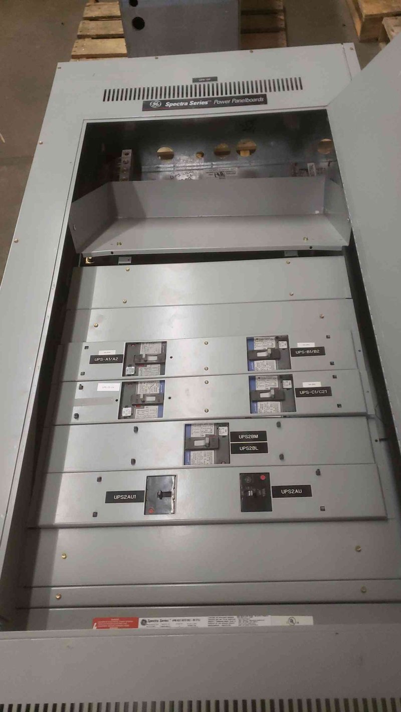 1200 Amp. General Electric Spectra Series, Panelboard, 7 Breakers 5x ...