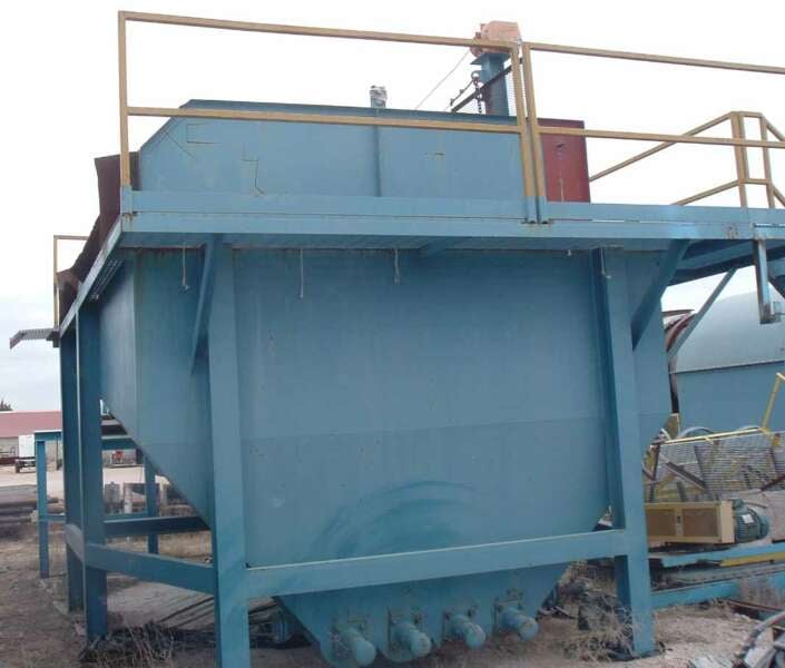 875" CF/25 cu.yd. Sludge Hopper, 4 @ 25 HP discharge screws, Carbon ...