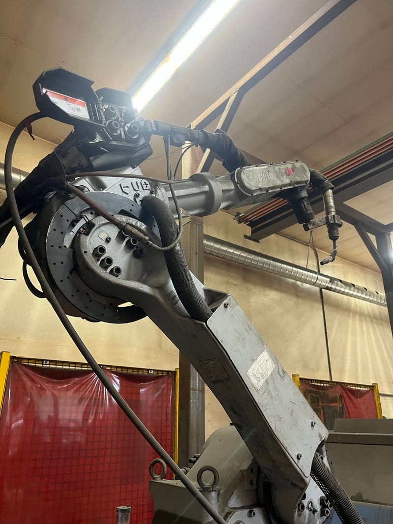 Motoman, under power 6, long reach welding robot, Miller 452 welder ...