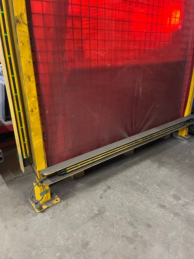 Motoman, under power 6, long reach welding robot, Miller 452 welder ...