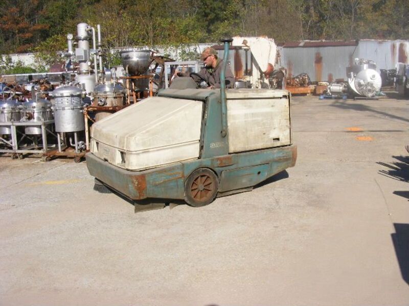 Tennant #355-3608, floor scrubber For Sale | Surplus Record
