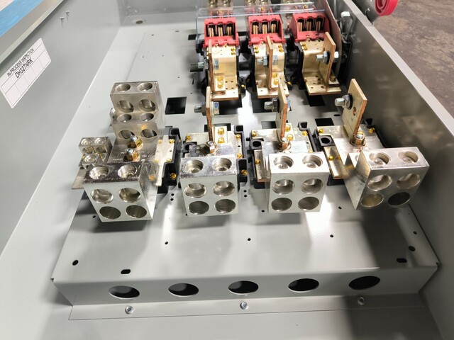 800 Amp. Eaton #DH327NRK, Fusible Disconnect Switch, 3 Pole, 240 VAC ...