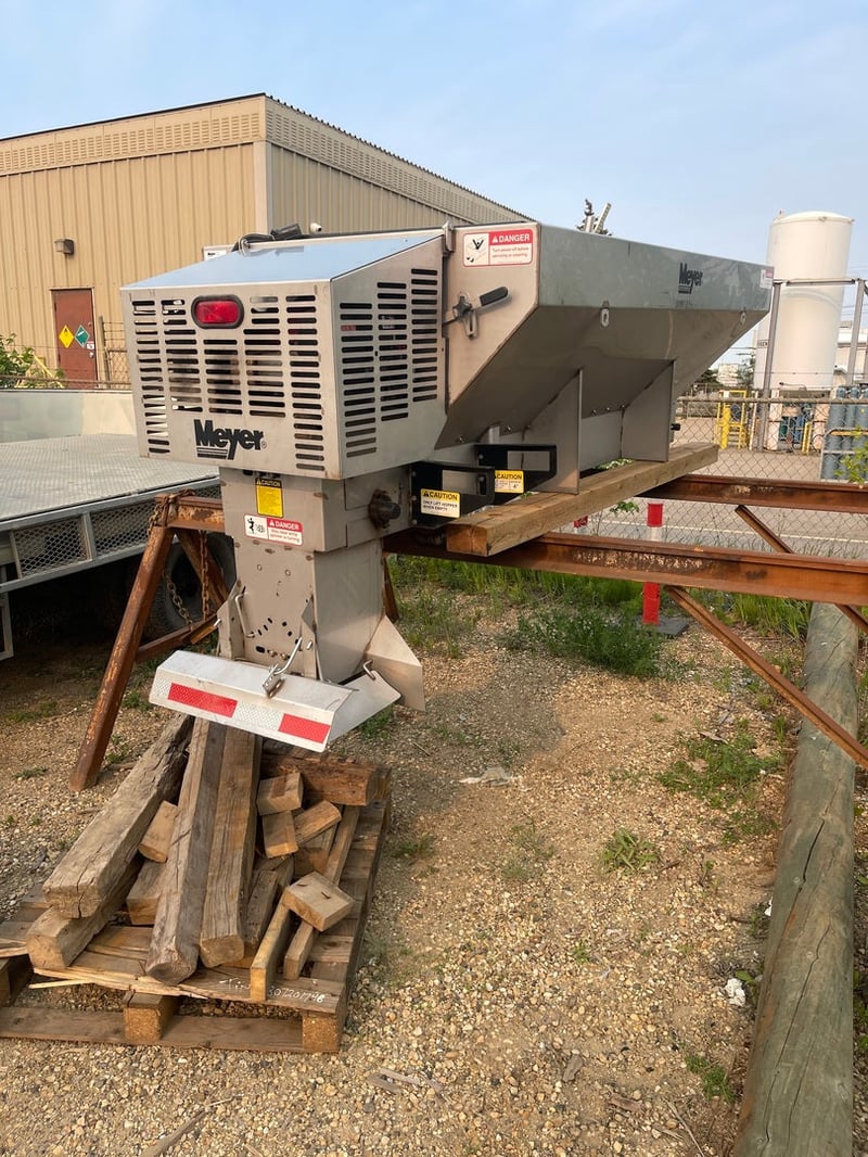 Meyer #BL600, 1.5 cu.yd. insert hopper spreader with vibrator & remote ...