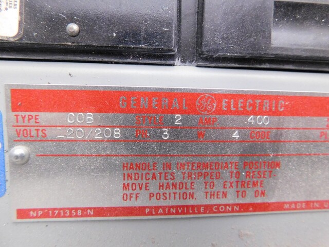 400 Amp. General Electric, CCB, panelboard, 4-wire, 120/208 Volts, 3 ...