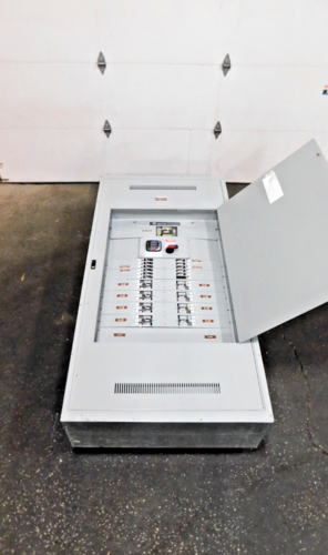 400 Amp. General Electric Spectra Series, Panelboard, 208Y/120 Volts, 3 ...