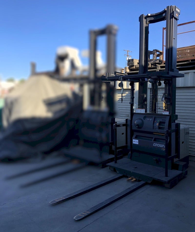 3000 lb. Crown #SP3550H-30, electric stand-up stock picker forklift ...