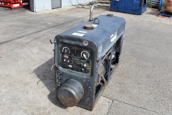 Lincoln #Classic-300D, diesel welding machine, 781 hours, Perkins ...