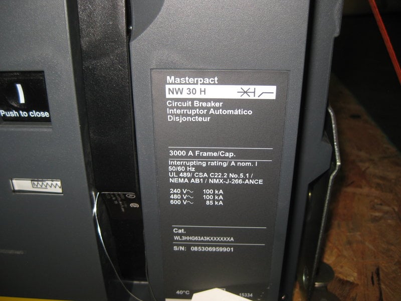 3000 Amps, Square D, MasterPact NW 30 H, manually operated ...
