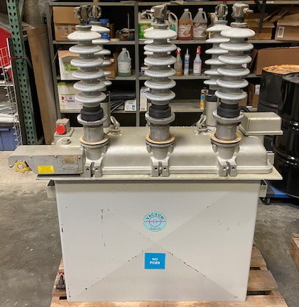27 KV Mcgraw Edison Edison, 3 phase, 560 amp continuous, 12000 amp ...