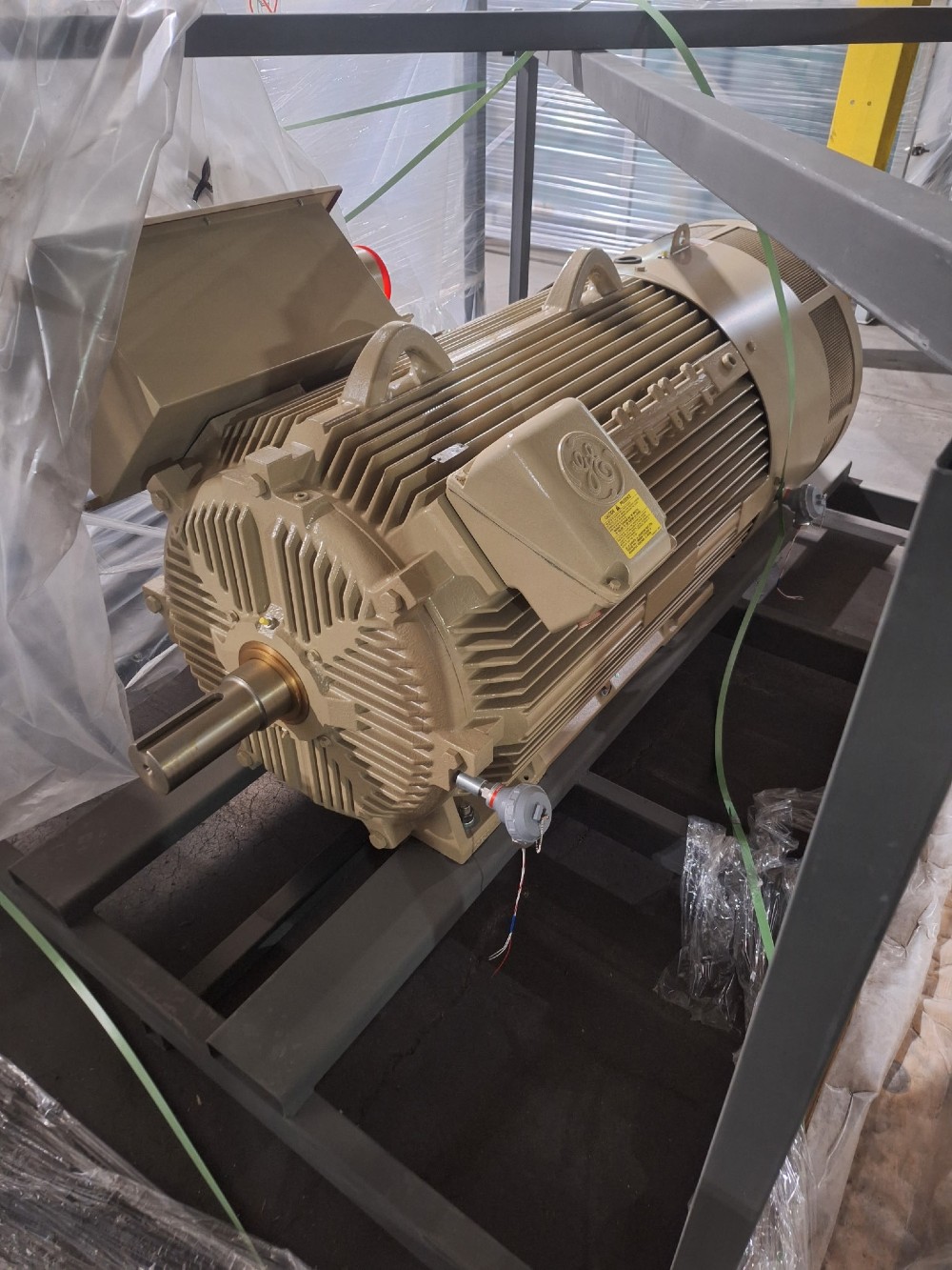 500 HP 1800 RPM General Electric, Frame 5010/11LL, TEFC, 2300/4000 ...