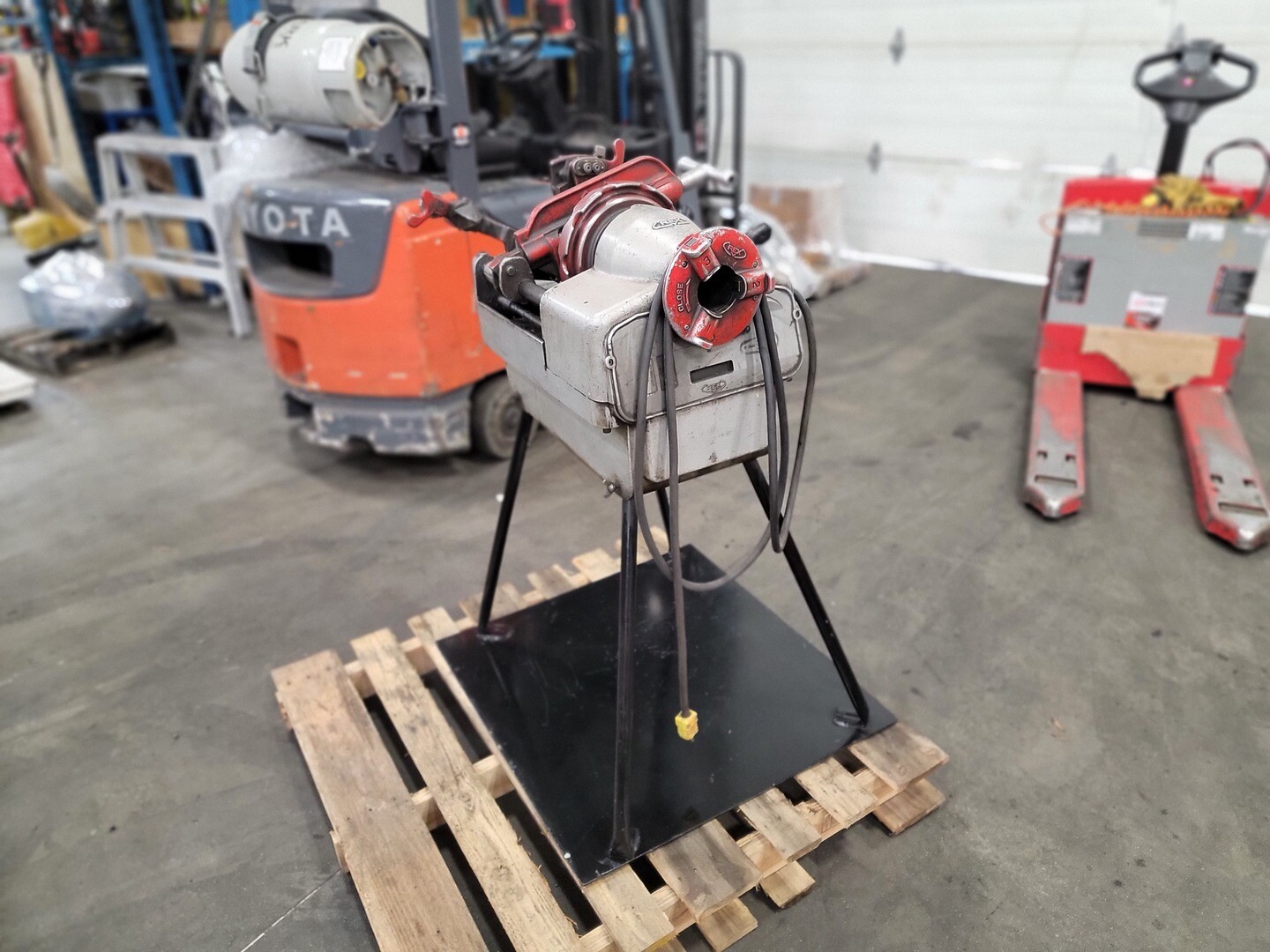 1/4" -2" Wheeler-Rex #6390, pipe threader machine, 120 V., 1-phase, 9 ...