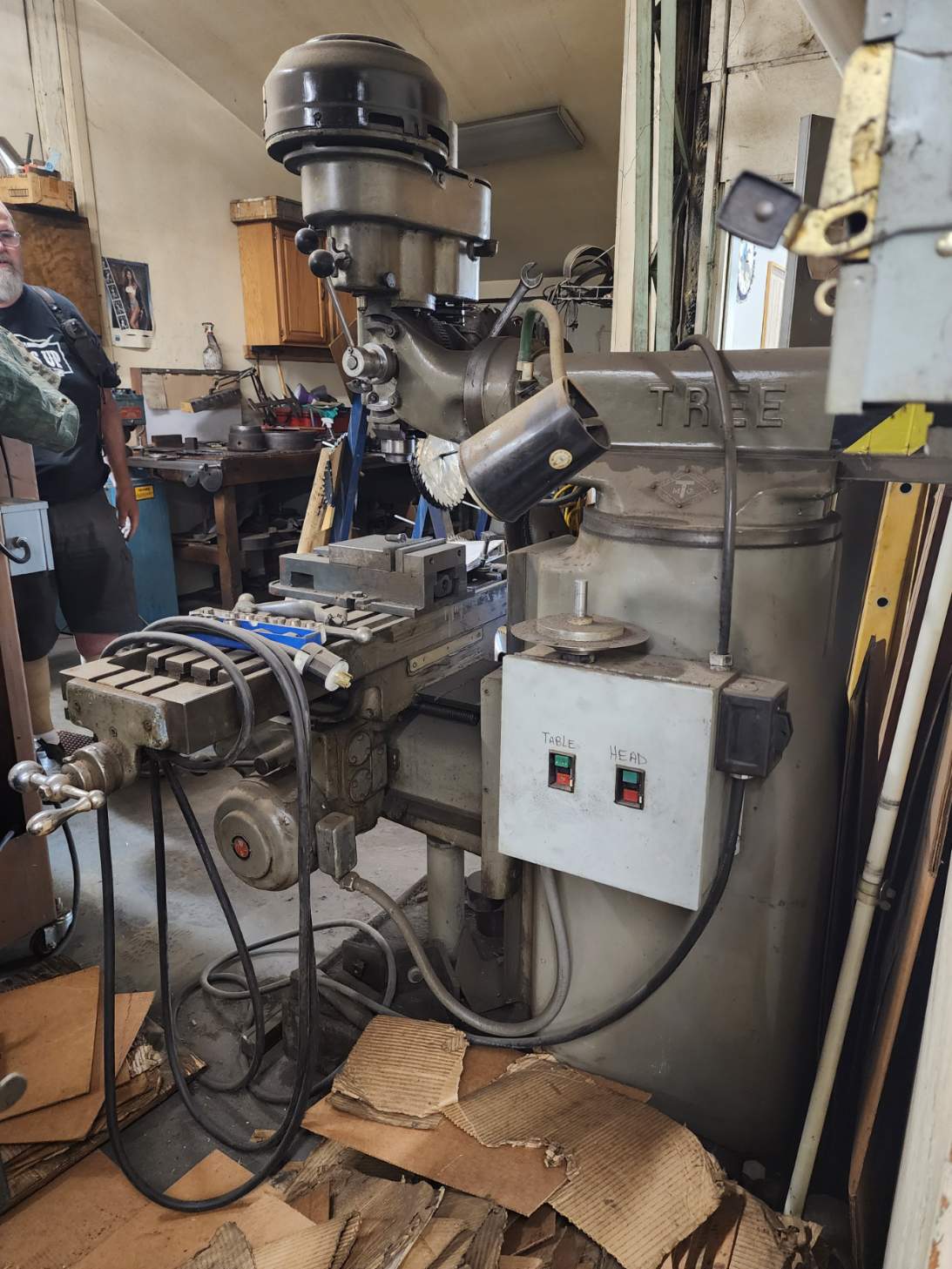 Tree #2UVR, Vertical Milling Machine, Incudes Elephant Vise, Good ...