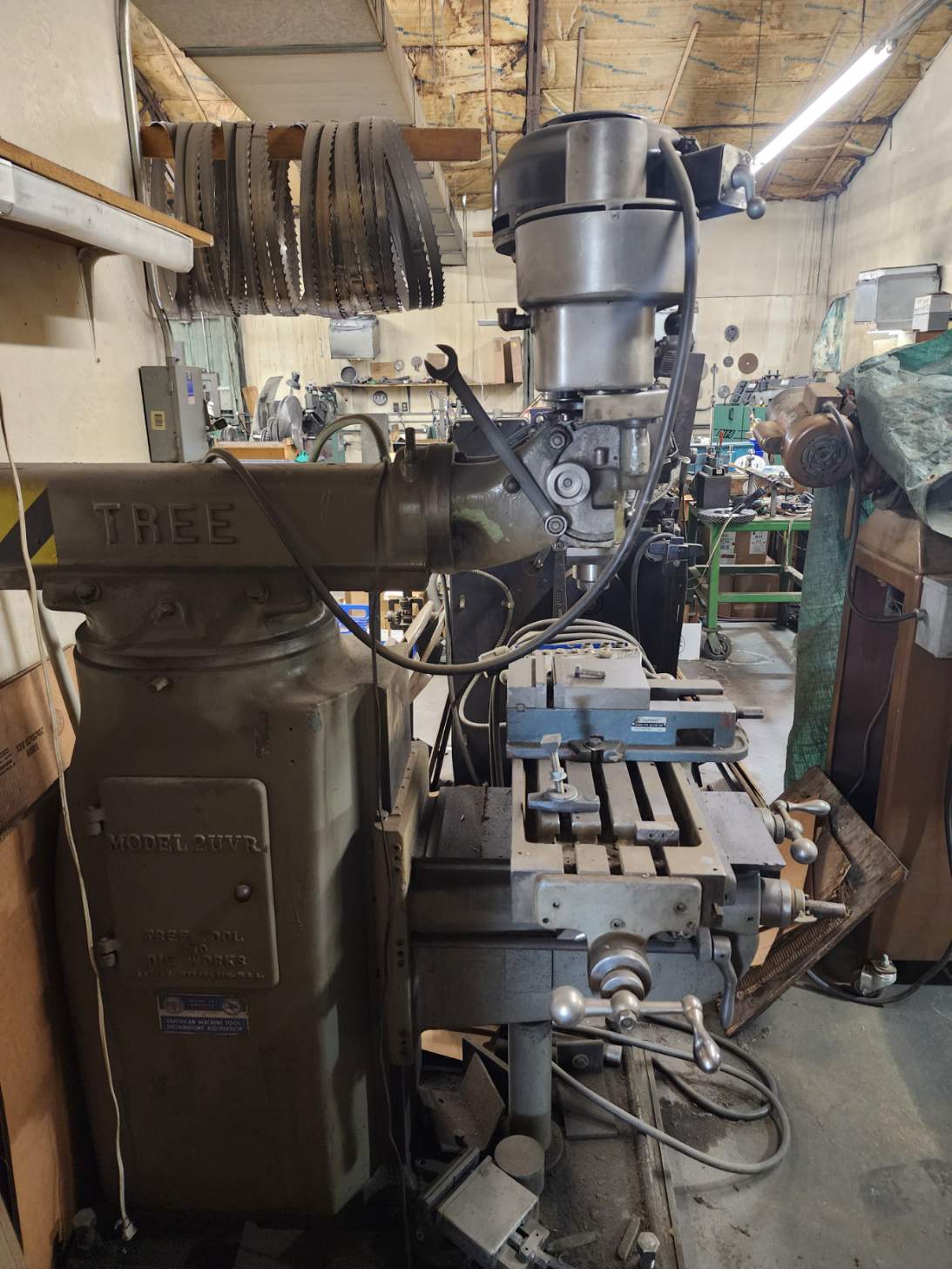 Tree #2UVR, Vertical Milling Machine, Incudes Elephant Vise, Good ...