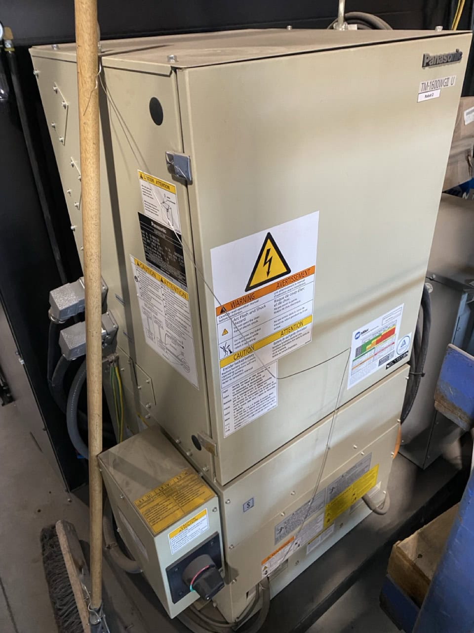 Miller Performarc, PA1500SW, Robotic Welding Cell, Dual Robot, 108 ...