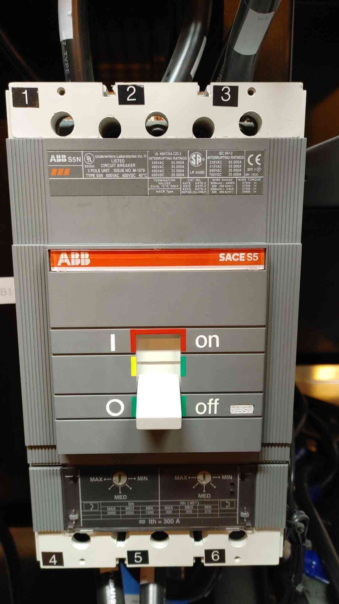 300 Amps. PowerWare #500, 9315 UPS Plus Battery Cabinet w/Jumper Cables ...
