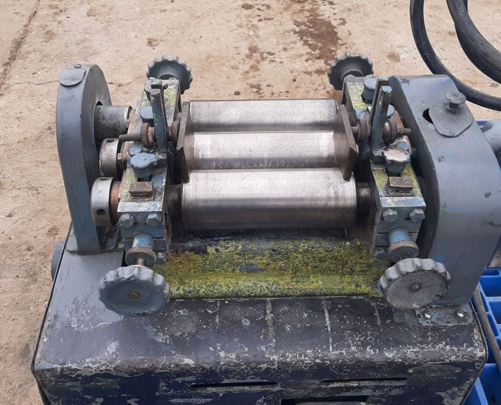2.5" x 7" Douglas Aircraft #3B, 3 roll mill, Carbon steel, .75 HP ...