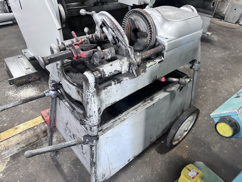 1/2" -2" Ridgid #535, pipe threading machine, forward/off/reverse ...
