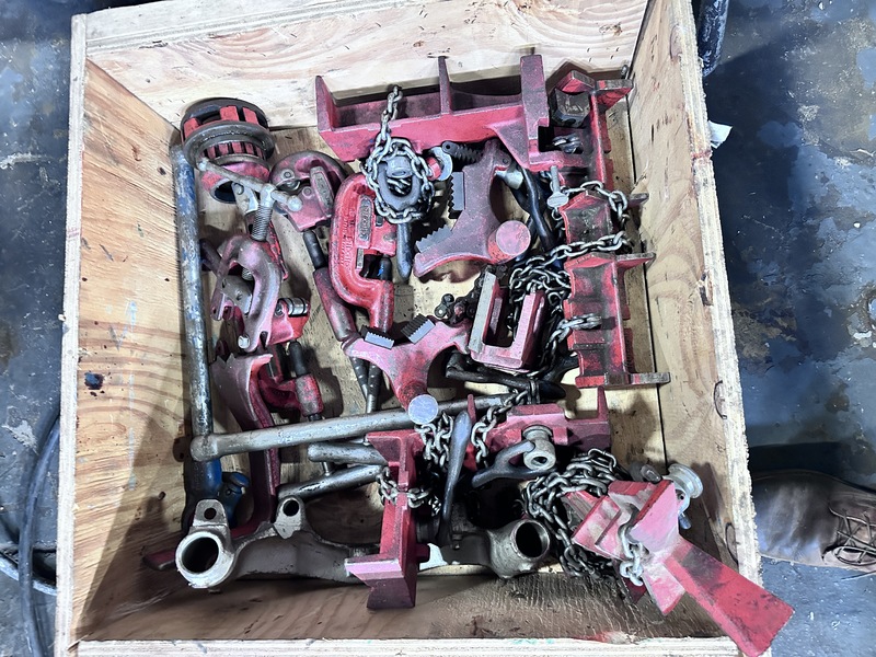 1/2" -2" Ridgid #535, pipe threading machine, forward/off/reverse ...