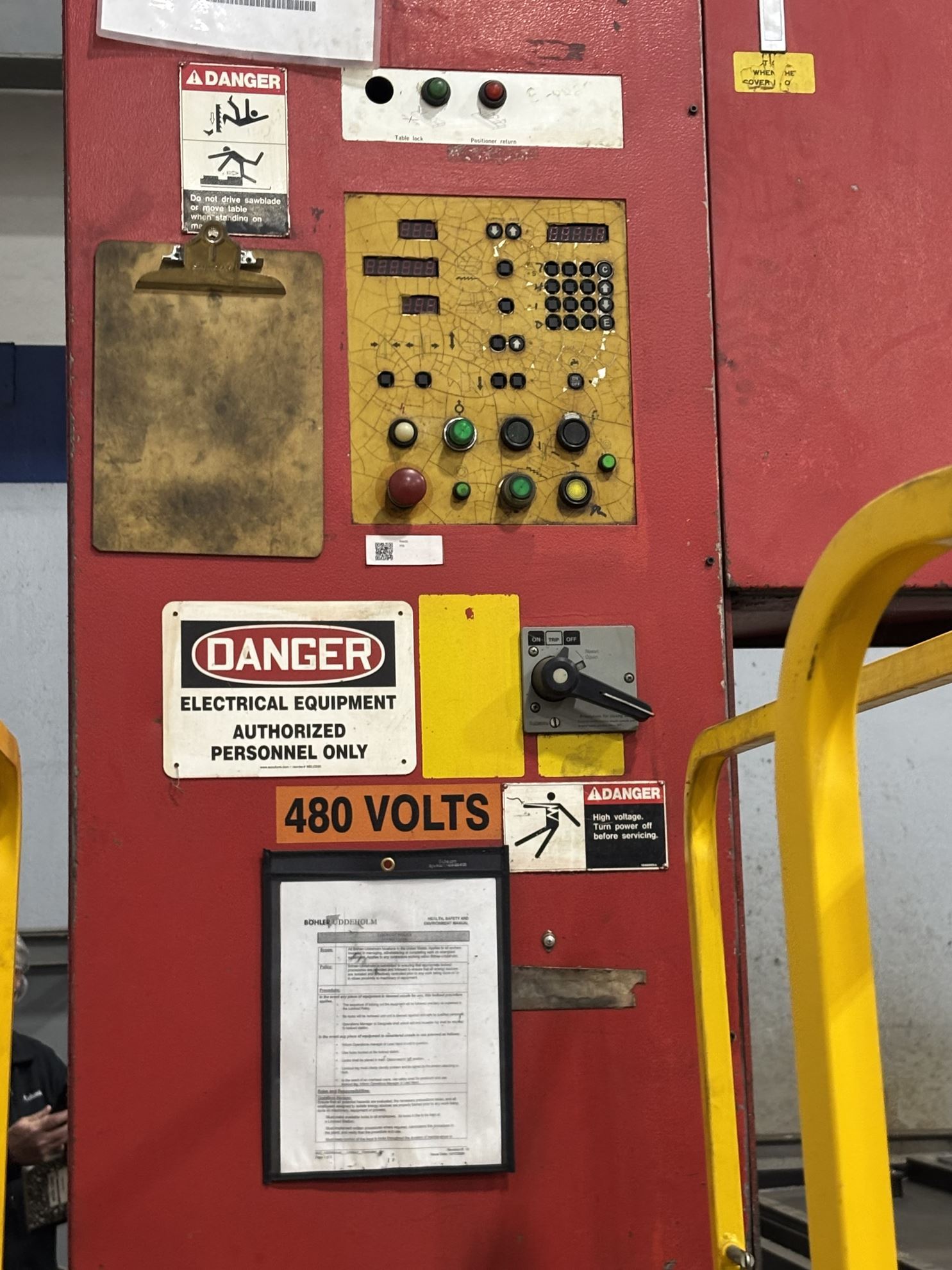 Amada #VM3800, vertical plate saw, capacity 150" L., 24" Ht., 31.5 ...
