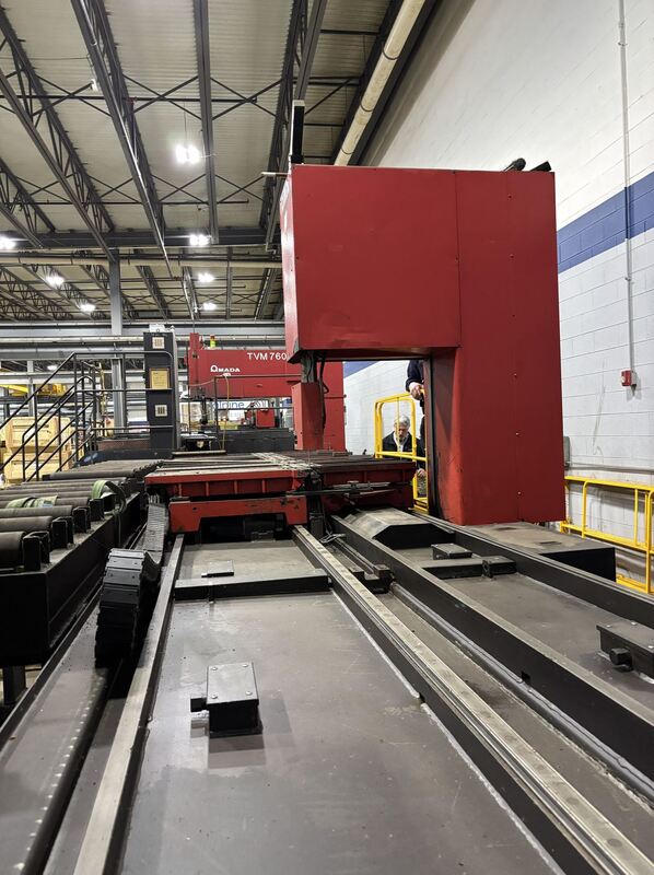 Amada #VM3800, vertical plate saw, capacity 150" L., 24" Ht., 31.5 ...