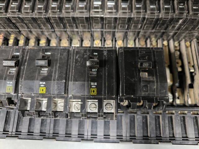 400 Amps, Square D, NQOD442L400, Panelboard, 120-240 Volts, 3PH, 3/4 ...