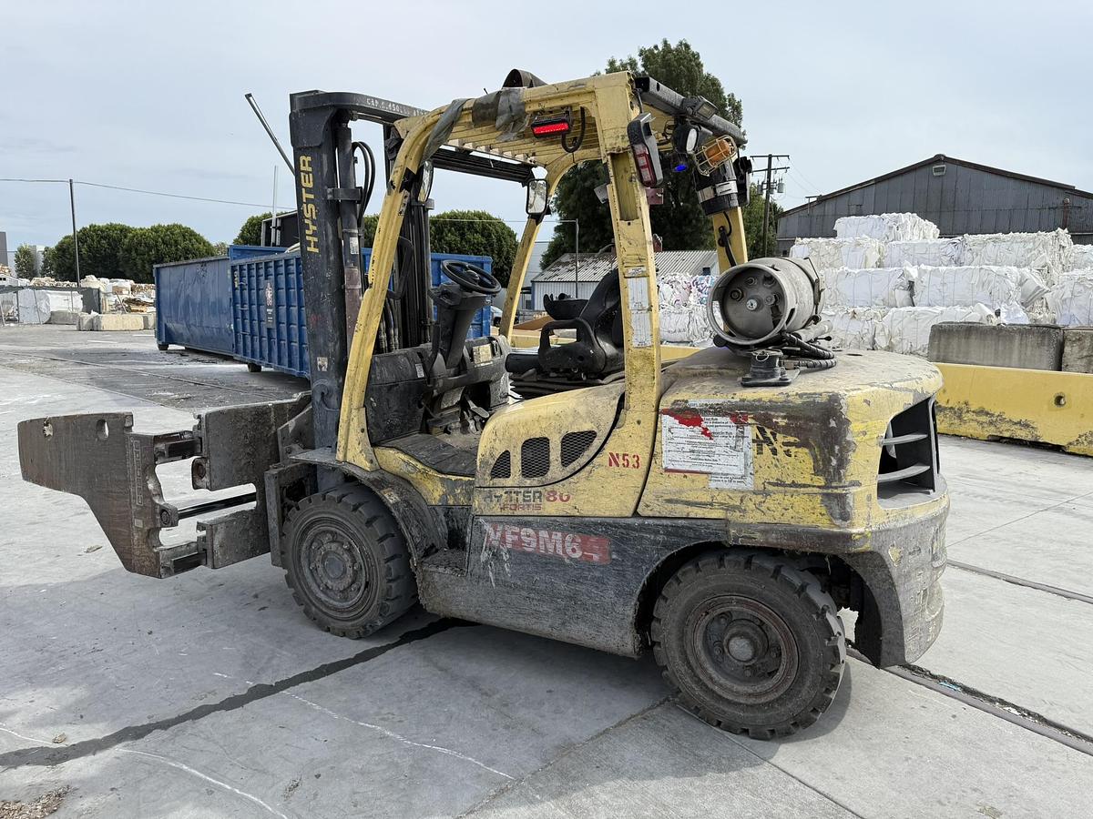 8000 lb. Hyster #H80FT, forklift w/ bale clamp attachment For Sale ...