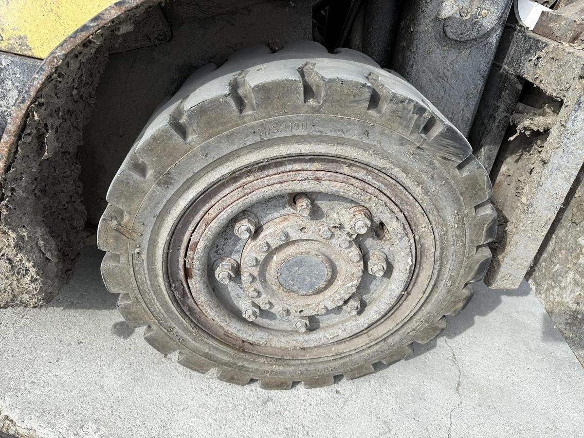 8000 lb. Hyster #H80FT, forklift w/ bale clamp attachment For Sale ...