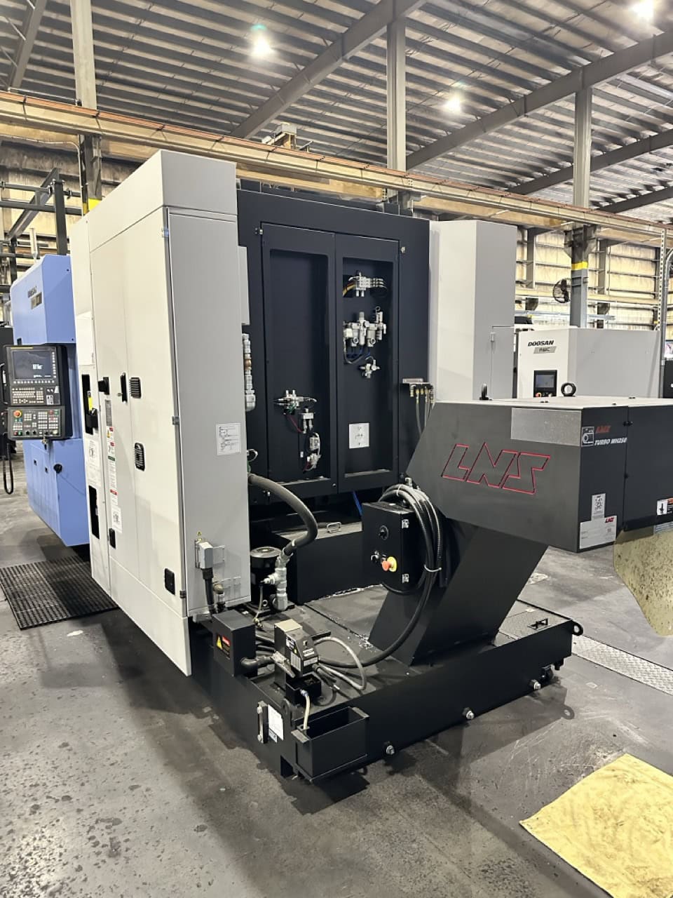 Daewoo Doosan #NHP-5000, horizontal machining center, 28.7" X, 28.7" Y ...
