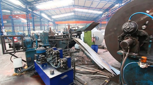 5" x 0.25" ERW, tube mill, RL, 200 FPM, 4+3 form stands, w/ tooling For ...