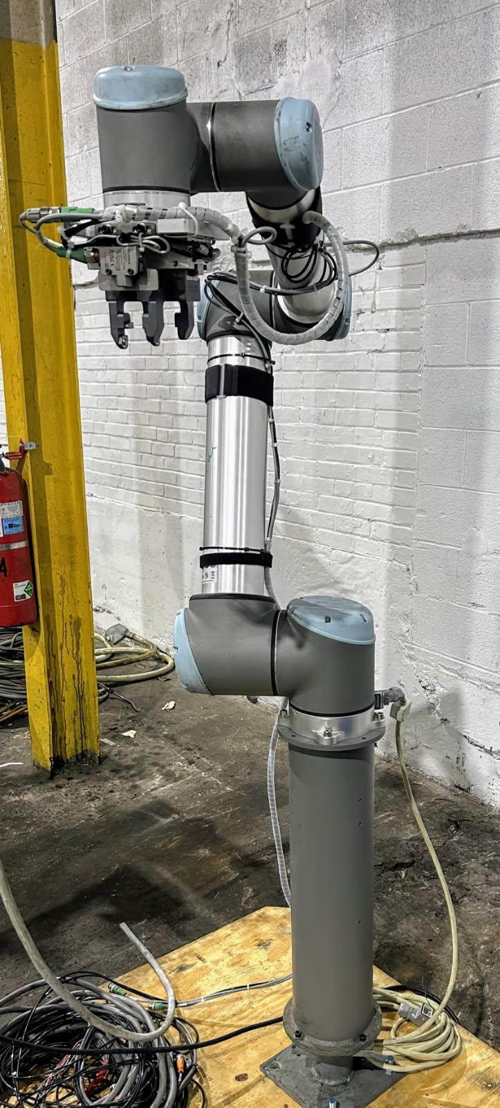 Universal Robots, UR-10 Llong reach cobot, touch screen controls, low ...