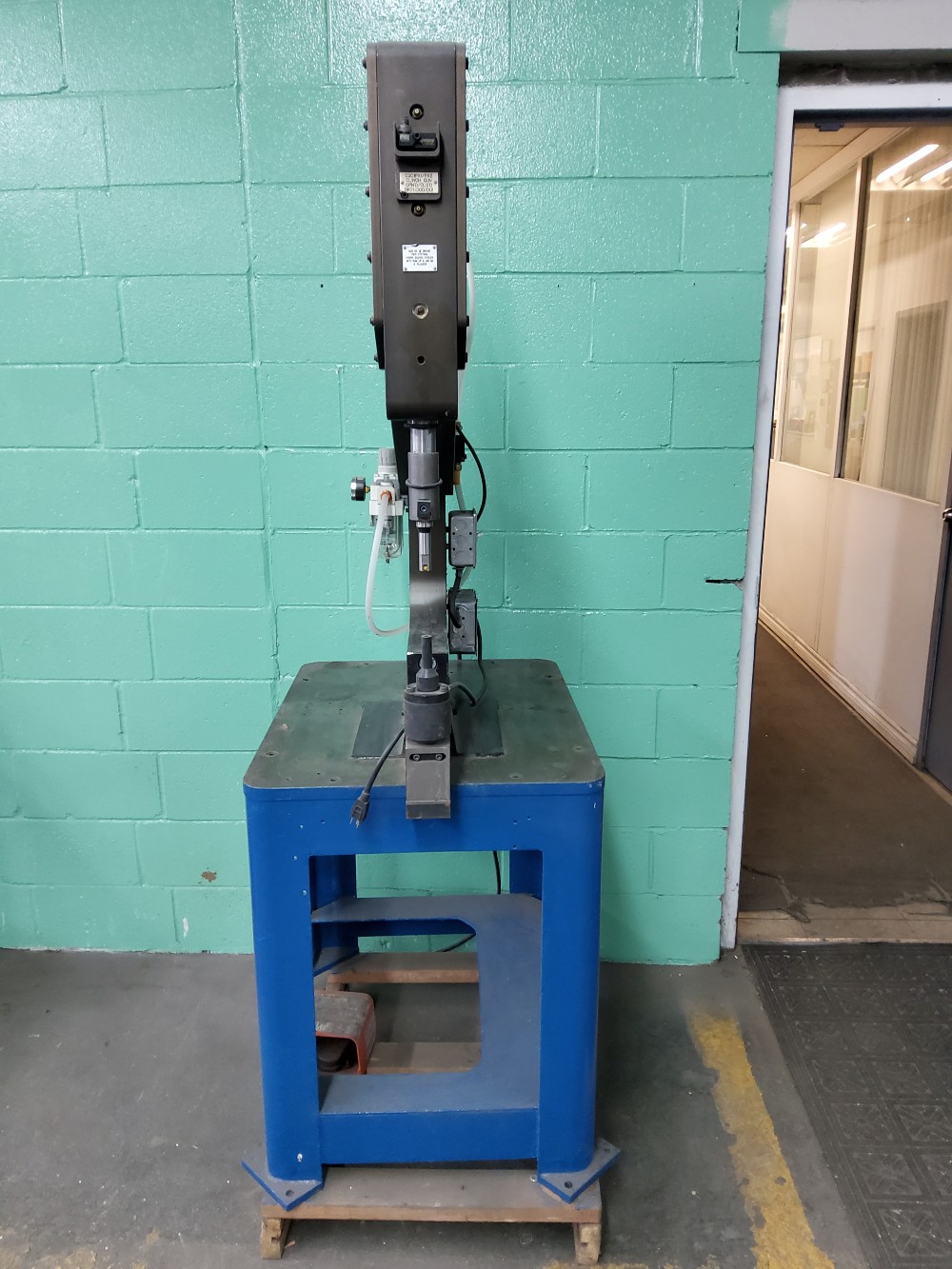 BTM Tog-L-LOC Clinching Machine 47559 For Sale | Surplus Record