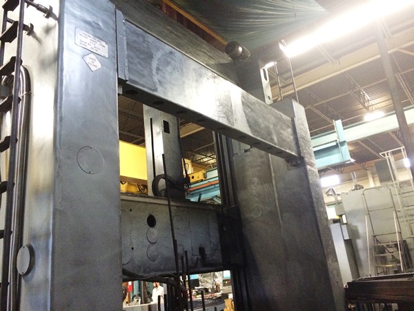 142" Rafamet #KCF400, 162" swing, 157" under rail, 75 HP variable speed ...